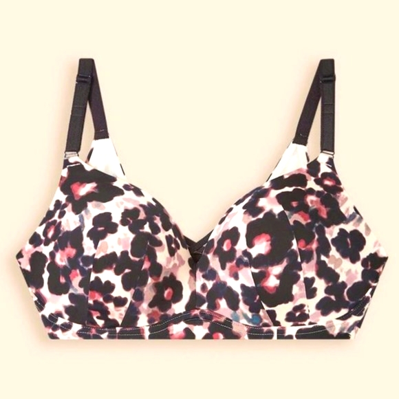 torrid | Intimates & Sleepwear | Nwt Torrid Valentines Day Bra Wireless ...